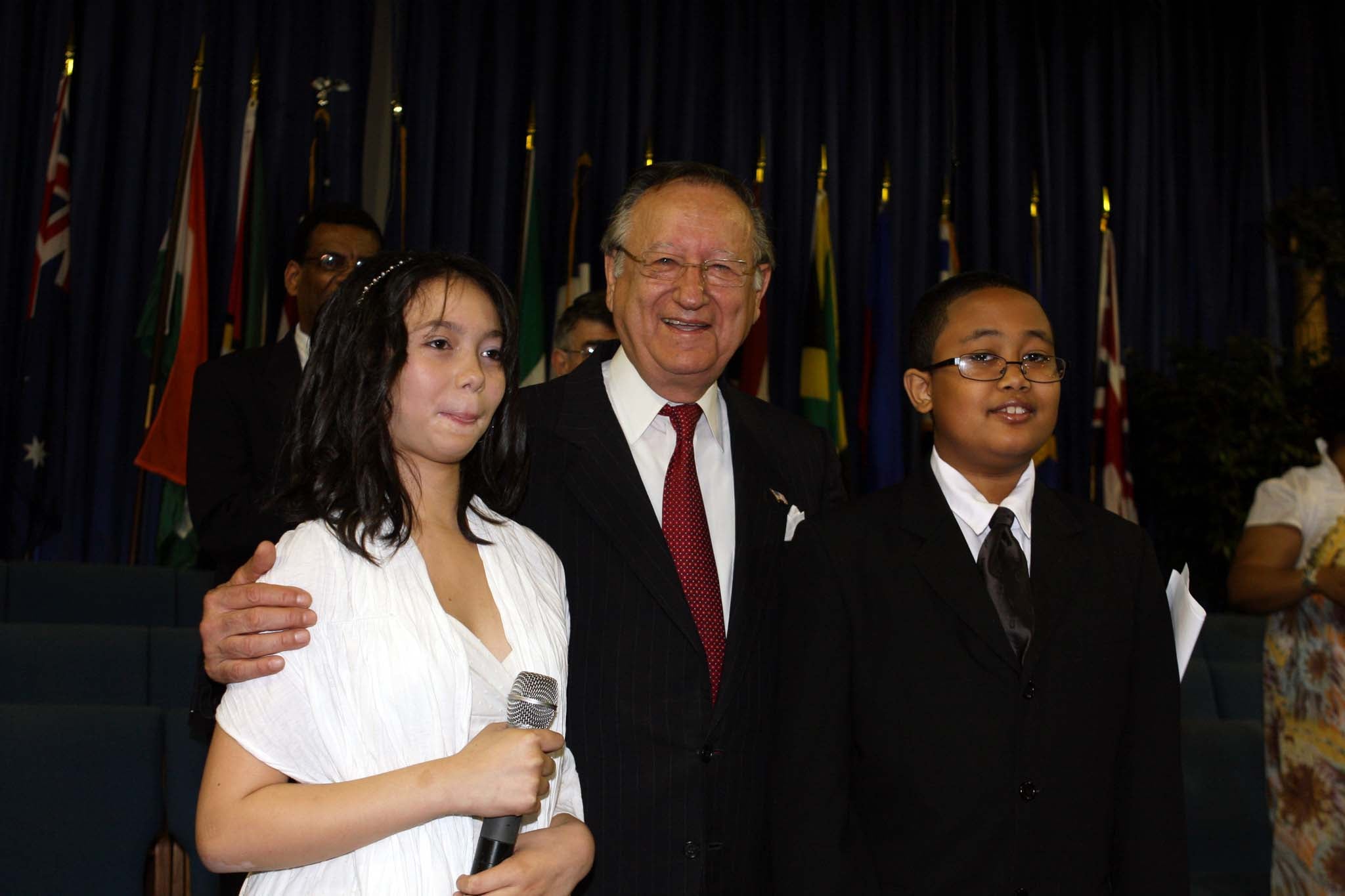 Padavan Attends PS 135Q Graduation Ceremony | NYSenate.gov